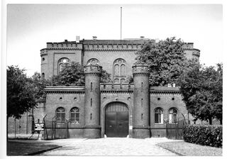 Spandau Prison. 1877–1987, Zitadelle - Museumsdienst Berlin